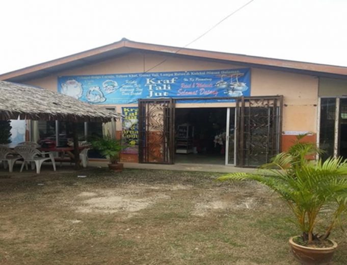 AZHAR TAJUDIN USAHAWAN TALI JUT KREATIF BERJAYA | M Niaga